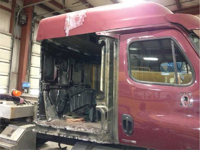 Truck Body Shop - Semis, RVs & Buses | International, Peterbuilt ...