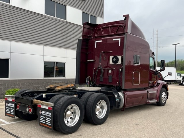 2017 PETERBILT 579 - Lakeside International Trucks