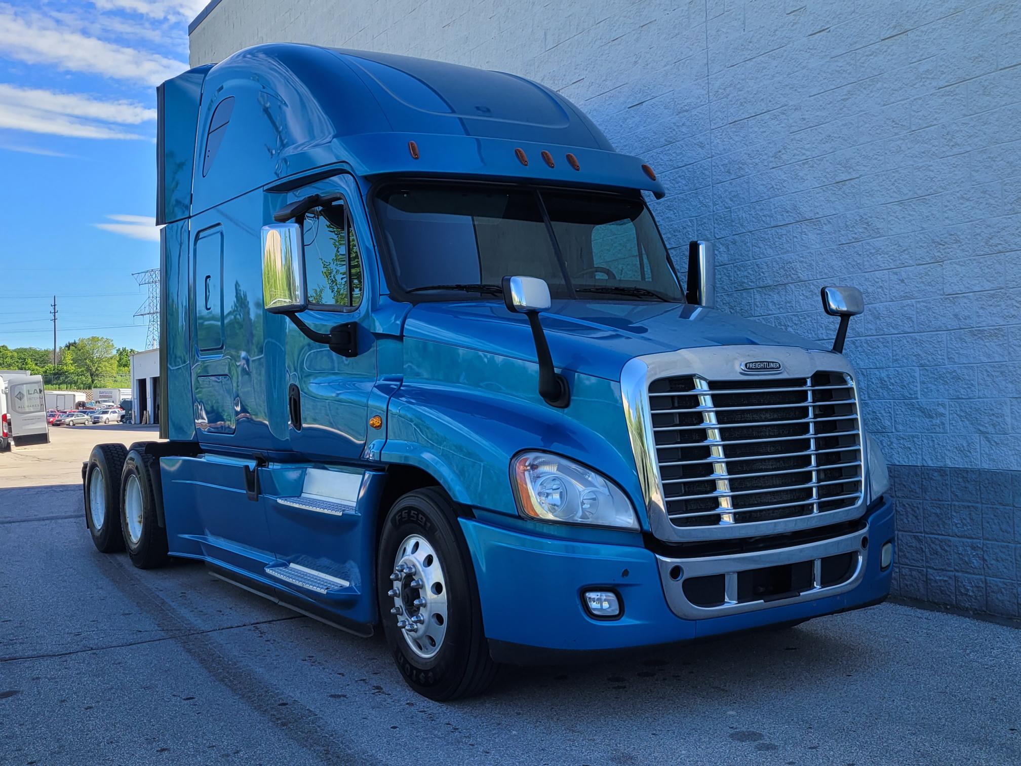 2017 FREIGHTLINER CASCADIA - Lakeside International Trucks
