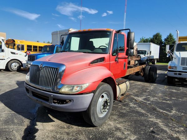 2006 INTERNATIONAL 4300 - Lakeside International Trucks