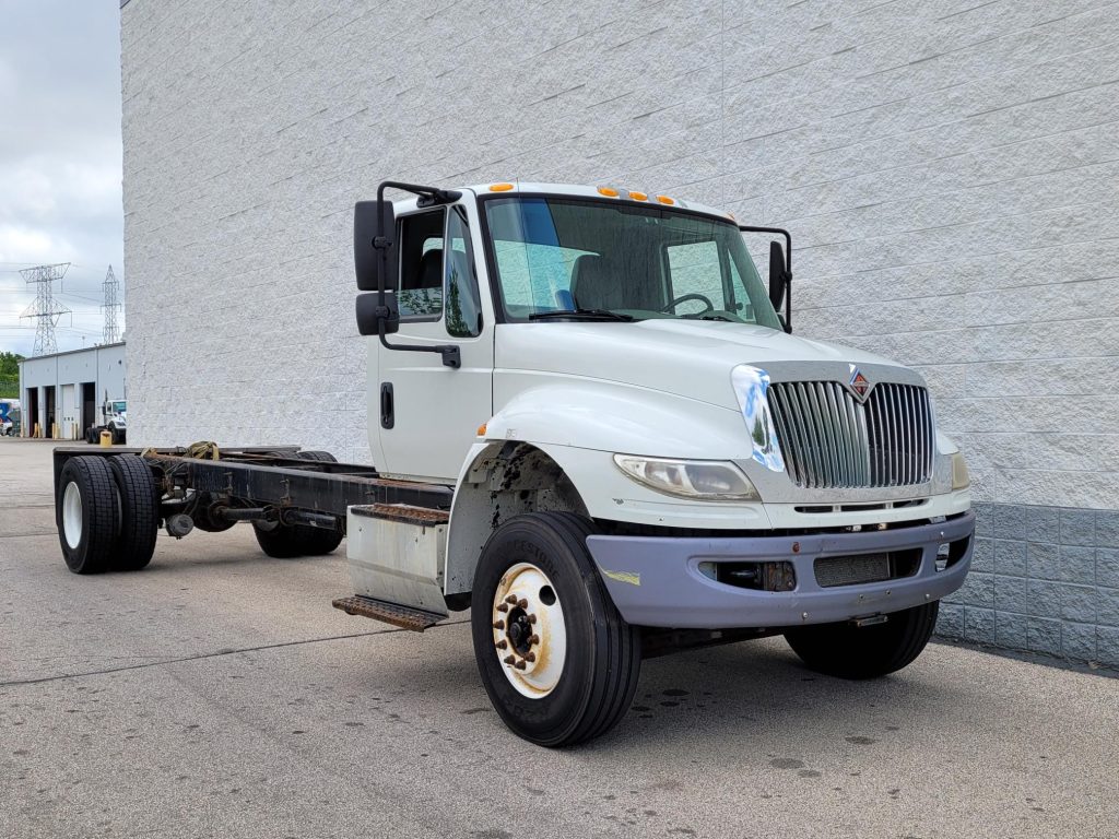 2017 FREIGHTLINER CASCADIA - Lakeside International Trucks