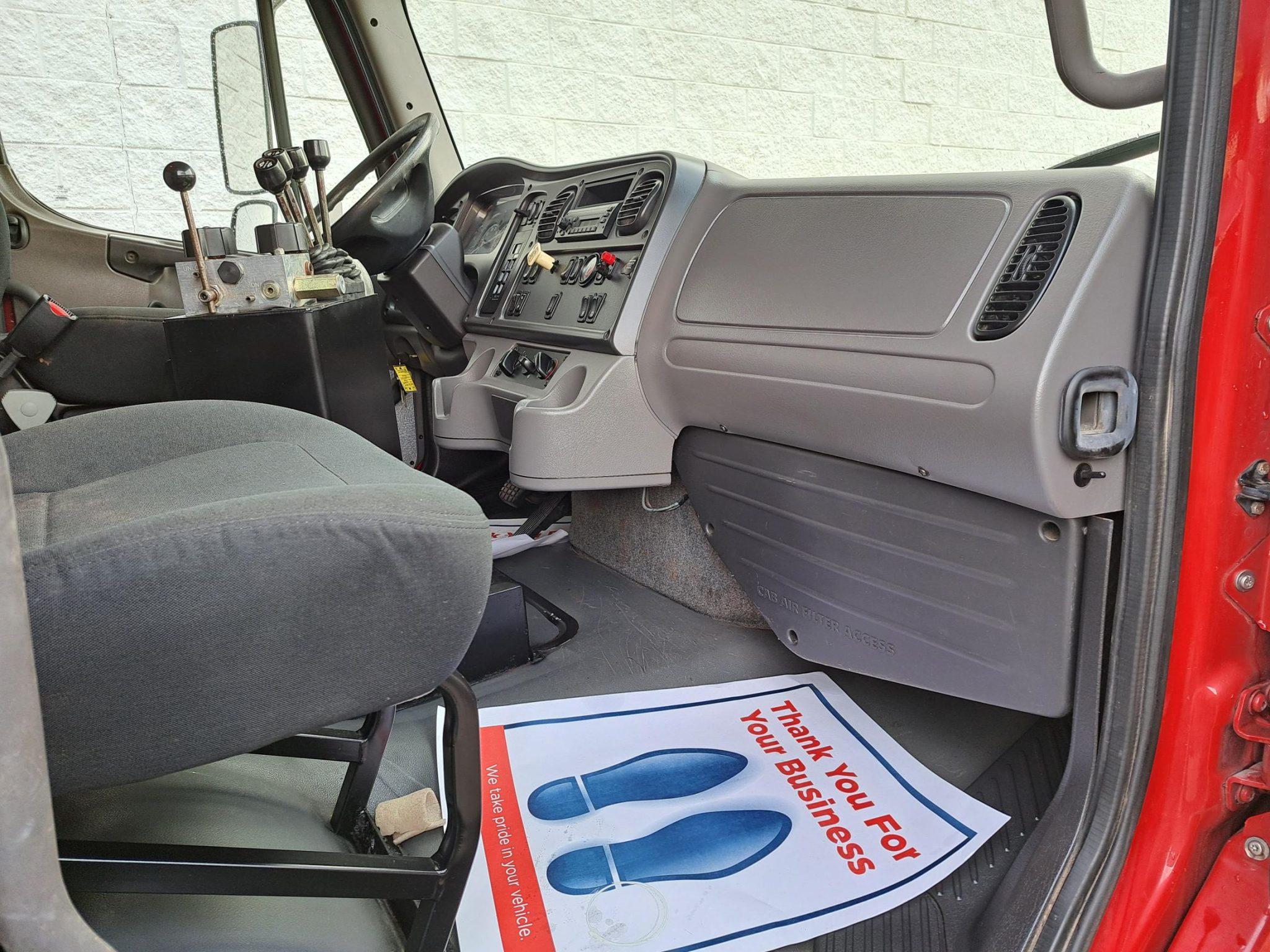 2009 Freightliner M2 - Lakeside International Trucks