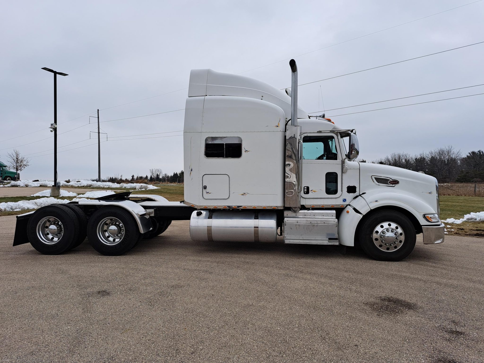 2013 PETERBILT 386 - Lakeside International Trucks