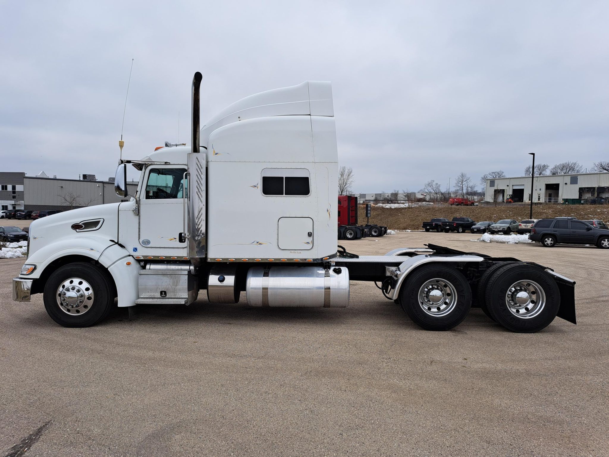 2013 PETERBILT 386 - Lakeside International Trucks