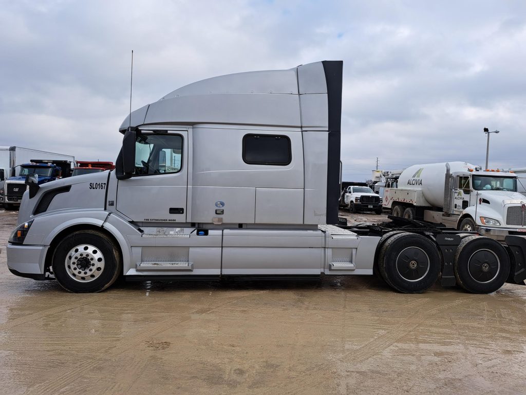 2018 Volvo VNL64T - Lakeside International Trucks