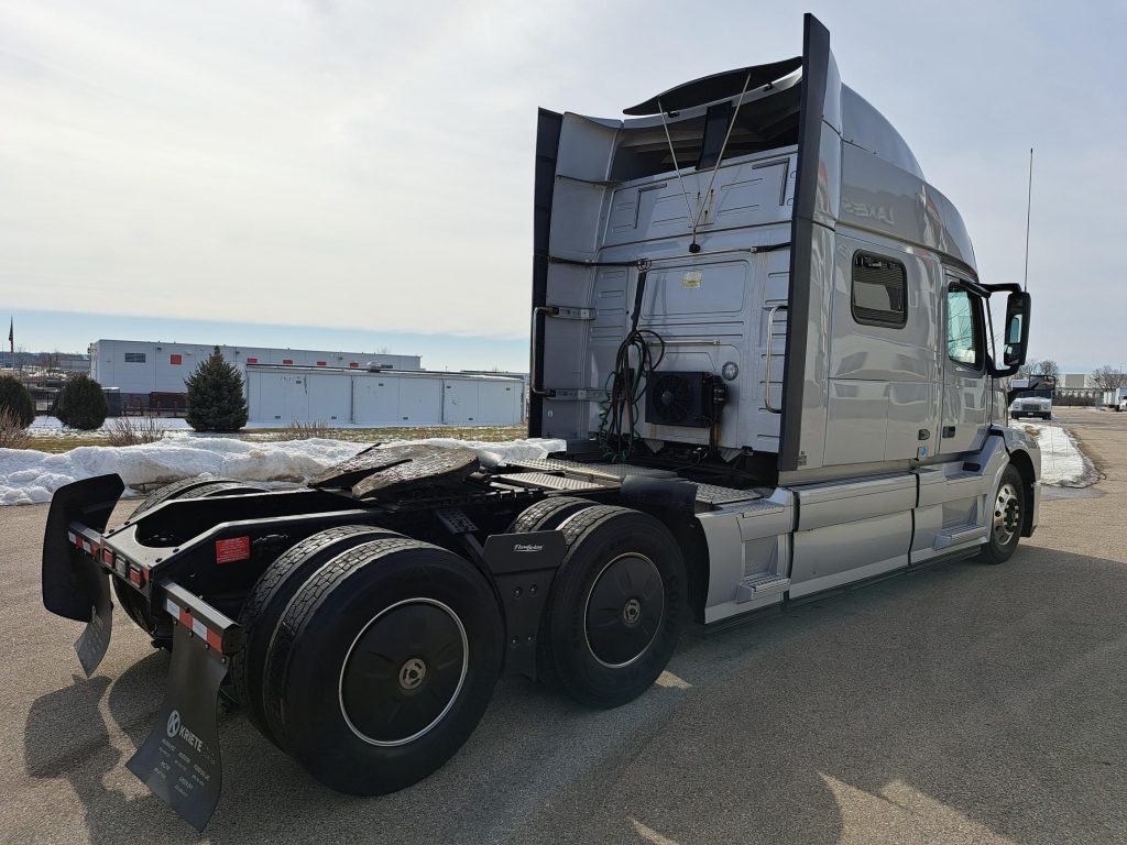 2017 Volvo VNL64T - Lakeside International Trucks